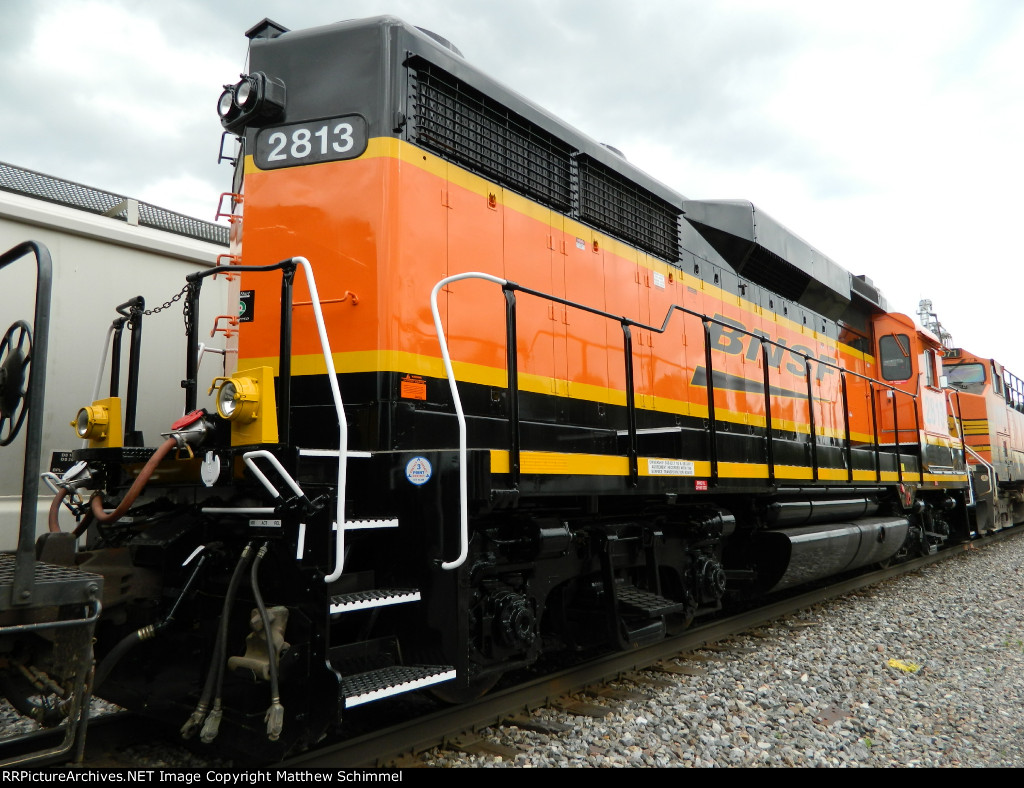 End Shot Of BNSF 2813